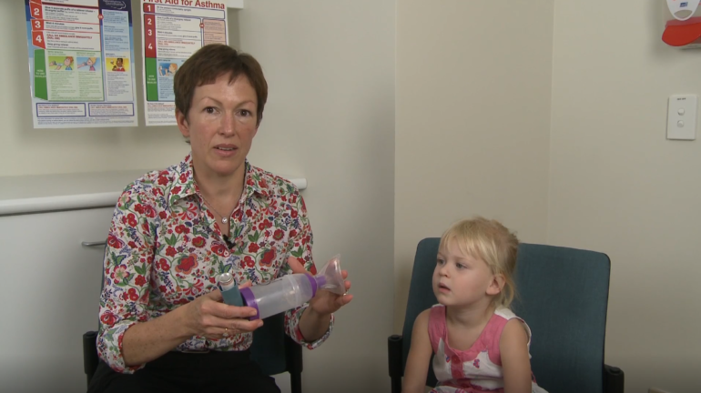 Using a small volume spacer and mask - Arabic - National Asthma Council ...